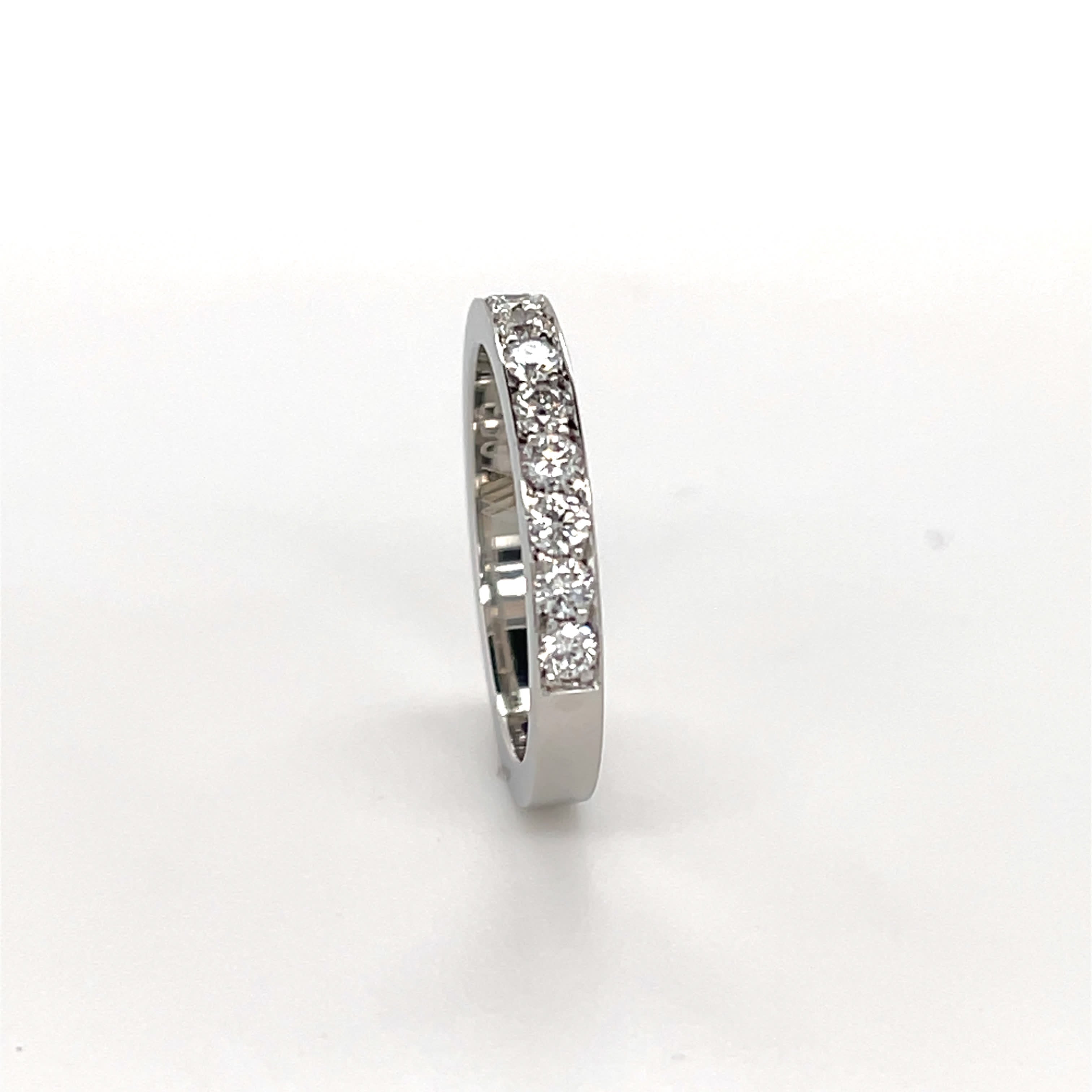 Elegant Grain Set Diamond Wedding Ring